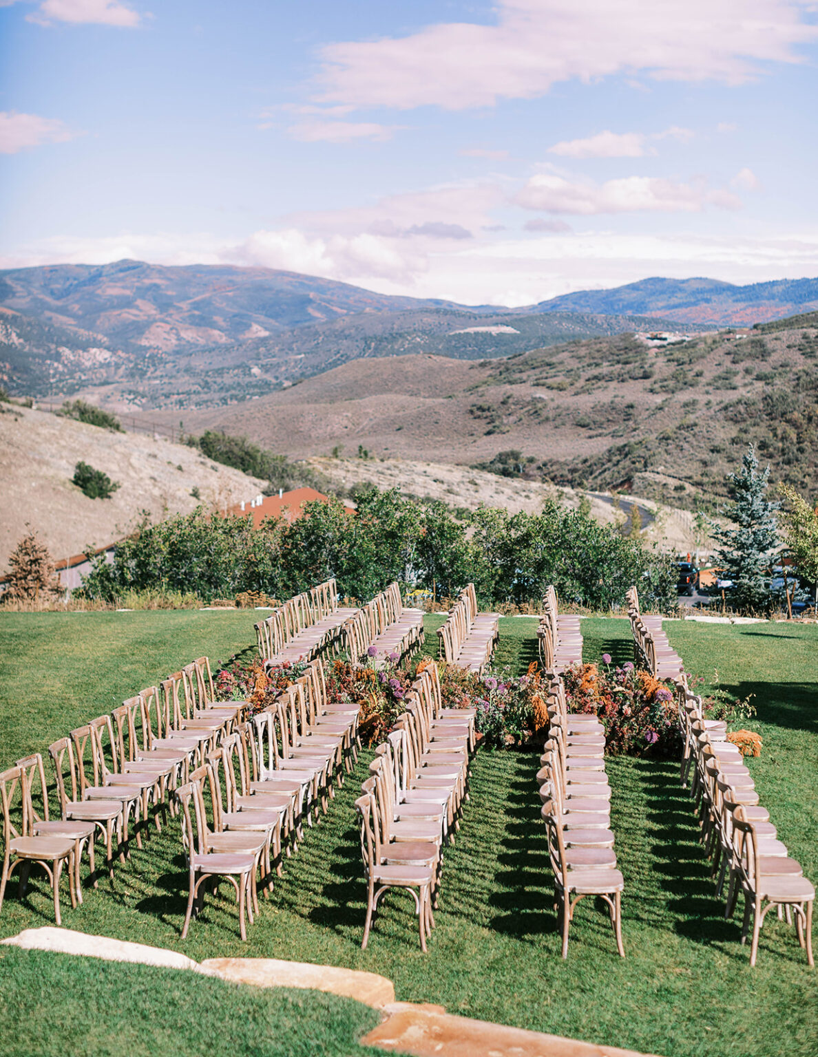 Ultimate Guide To The Best Utah Wedding Venues | The Lodge at Blue Sky
